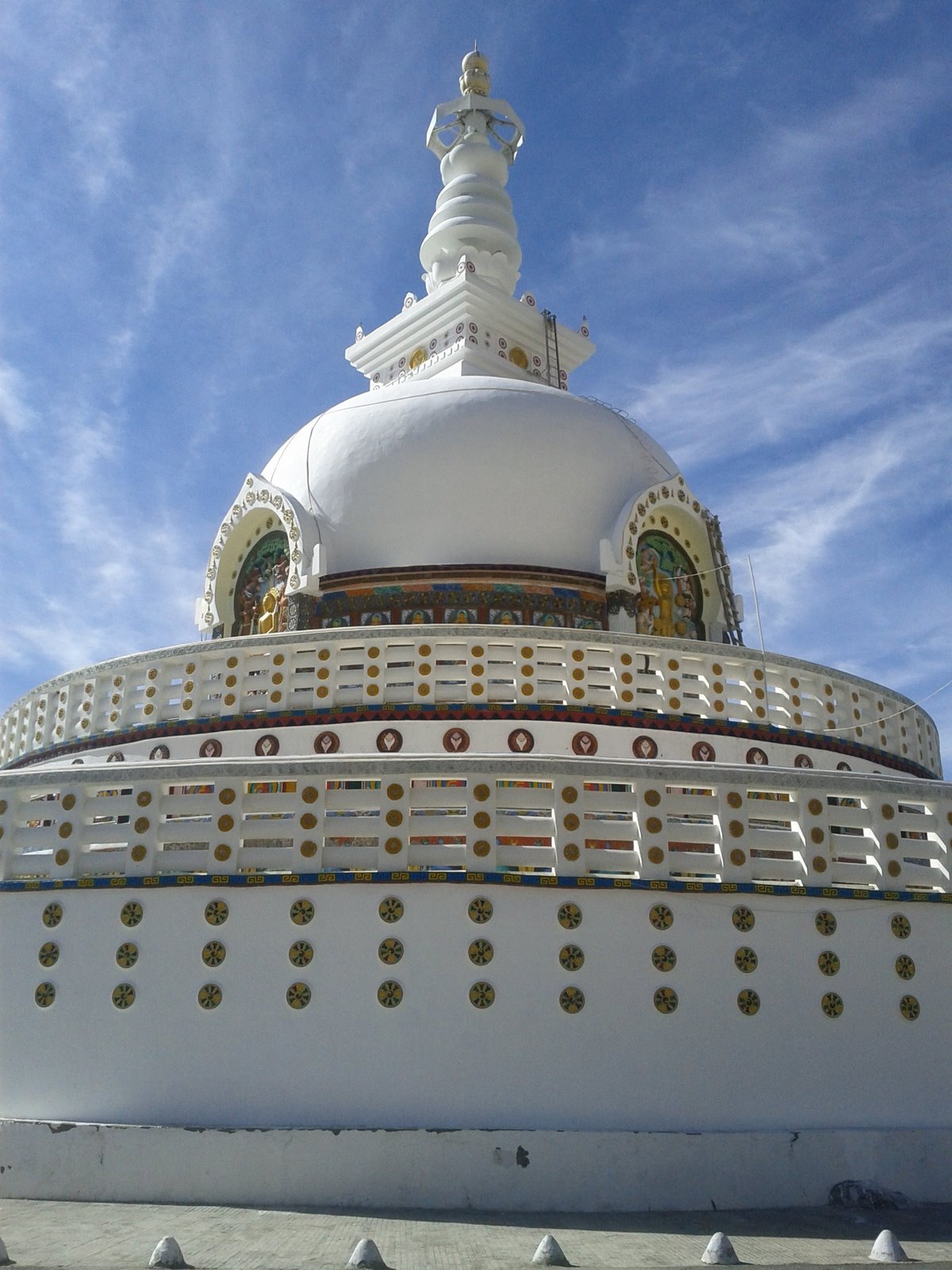 I, Ten Seas Lad: There are two very tall things in Leh