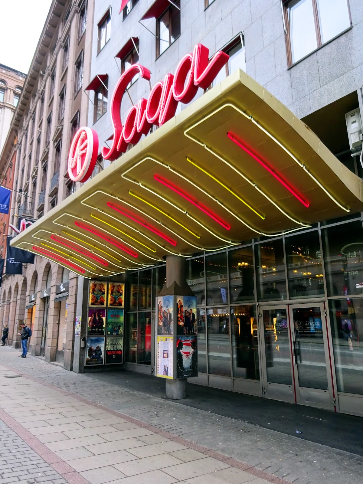 Elokuvateattereita: Saga