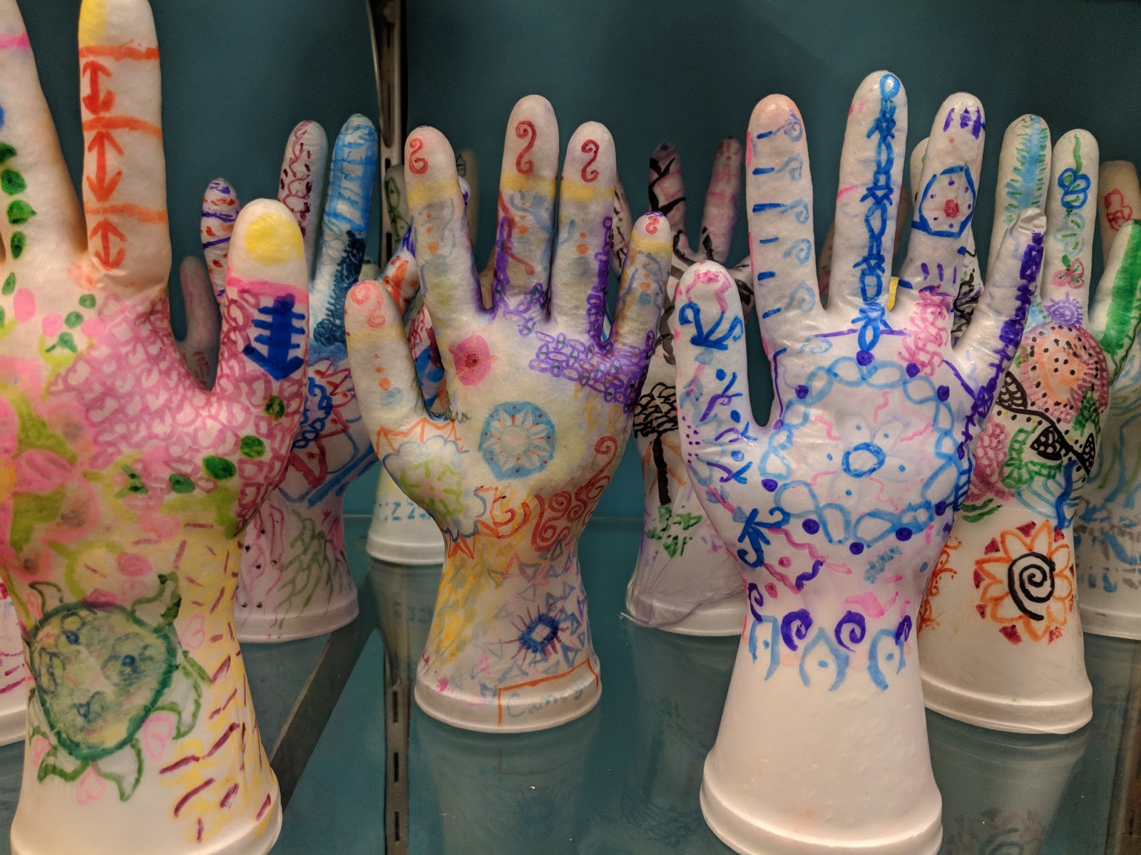 Miss Arty Pants: Mehndi Hand Sculptures