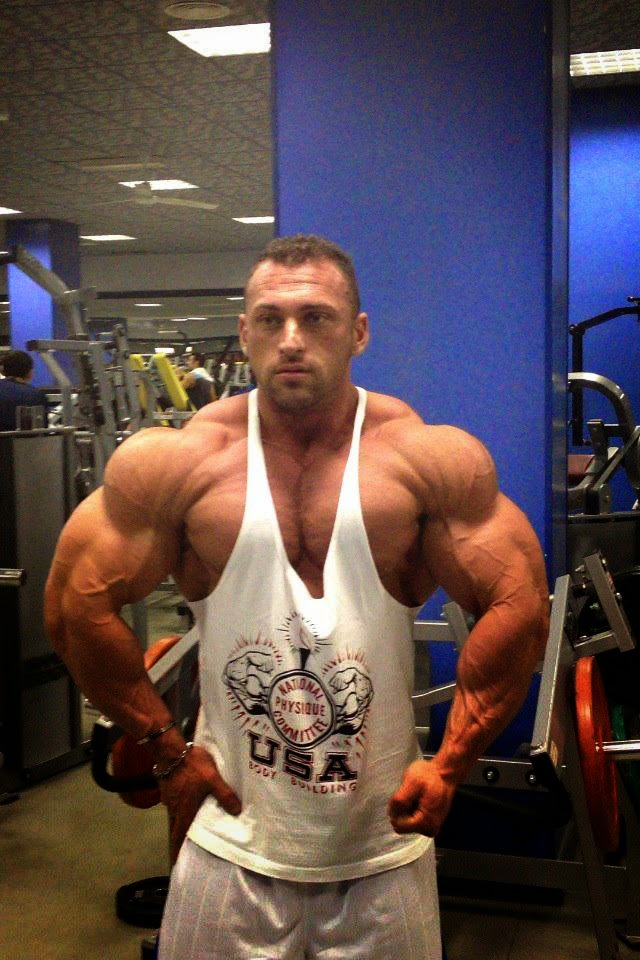Muscle Lover: Italian bodybuilder Paolo Fontana
