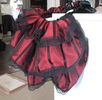 The Noble Hare: Versions of the Bustle Pattern!