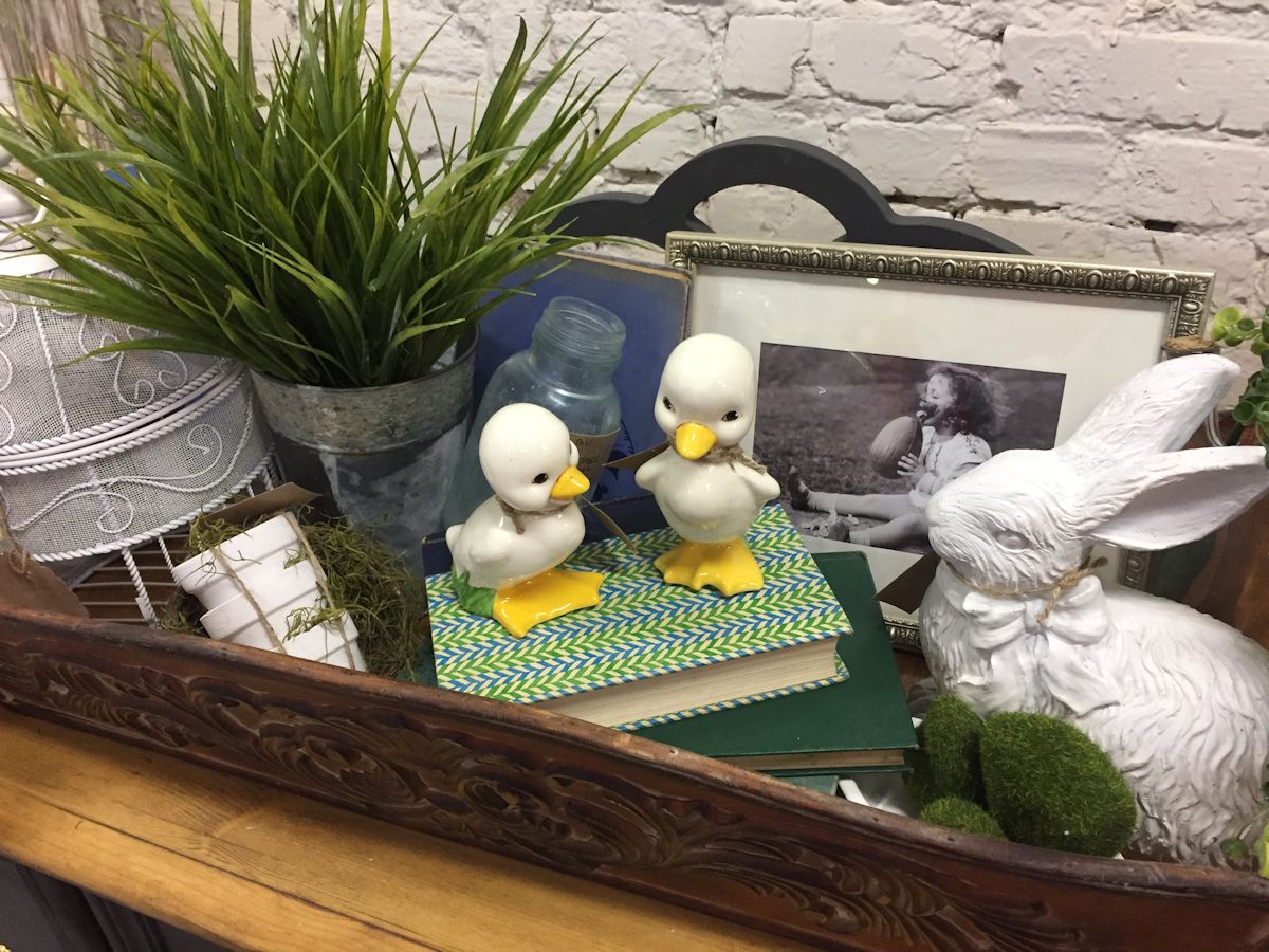 Creating A Spring Vignette - Booth Crush