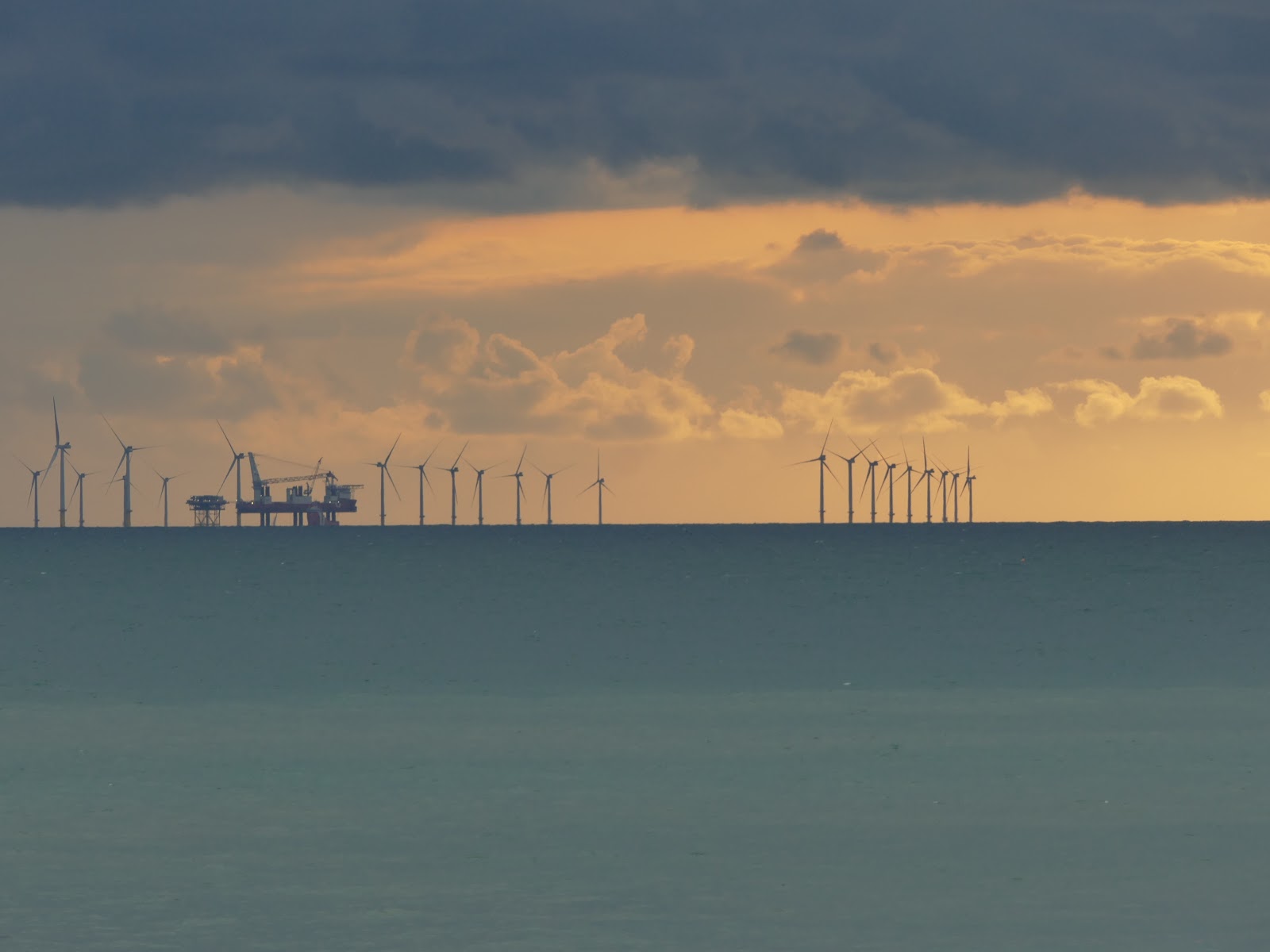 Peter Lovett's ramblings : Some views of the Rampion wind farm from ...