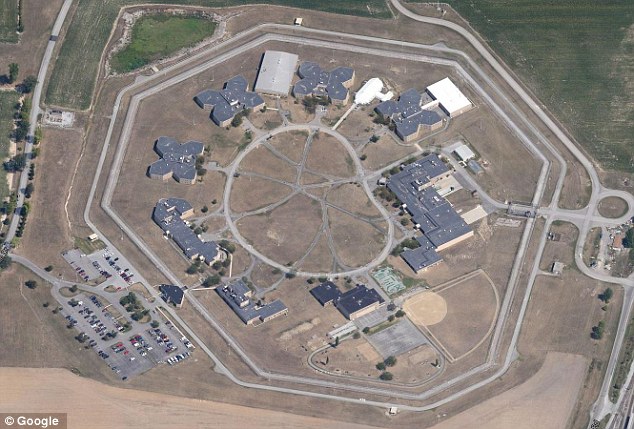 Diane Kendig: Home Again: PIPER KERMAN IN OHIO WOMEN'S PRISON