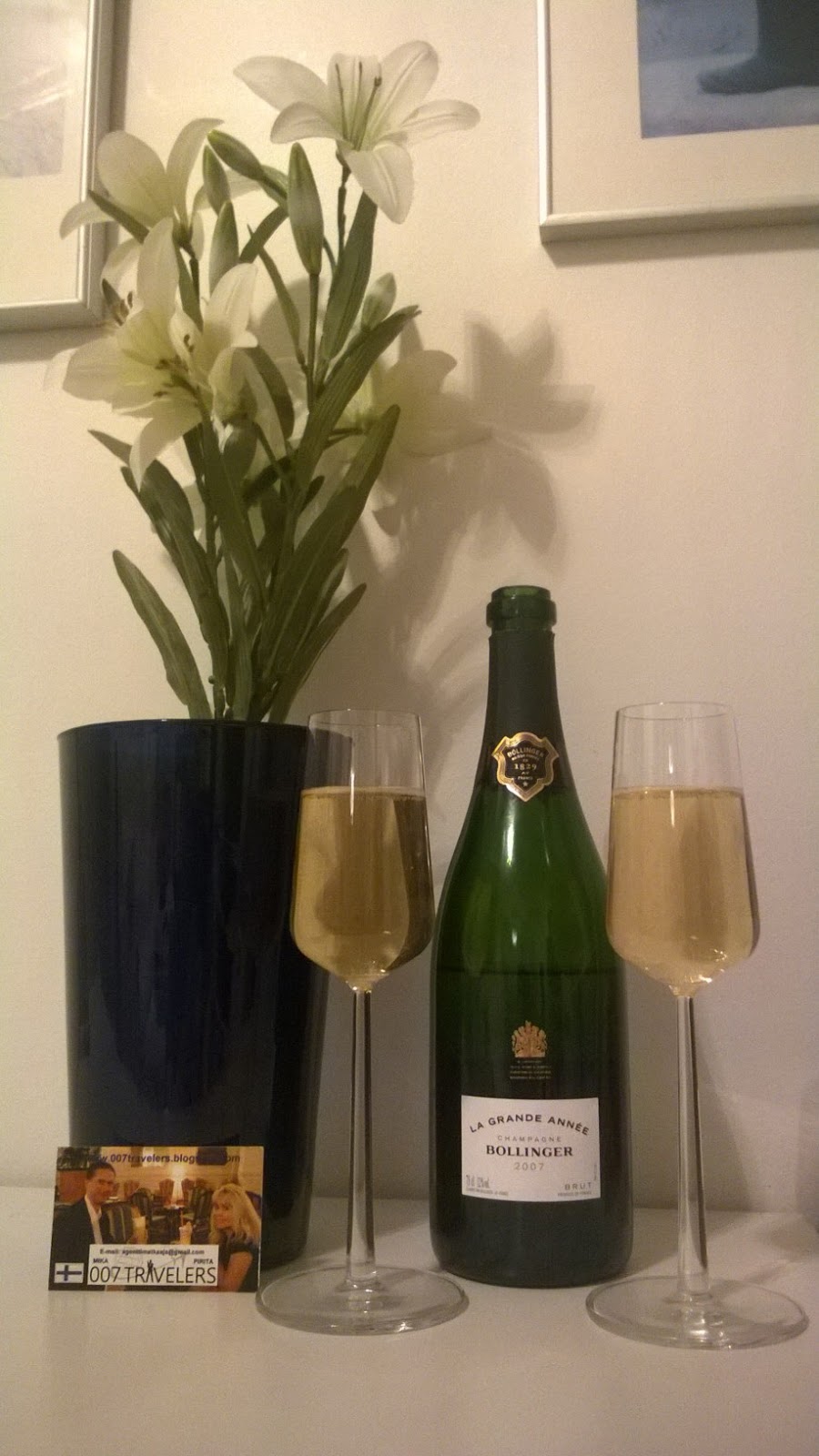 007 TRAVELERS: 007 Drink: Ten years old Bollinger Champagne