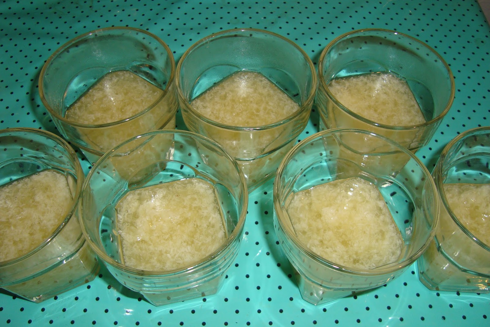 Elena Dimitrova: Десерт от пъпеш и маниока перли / Dessert of melon and ...