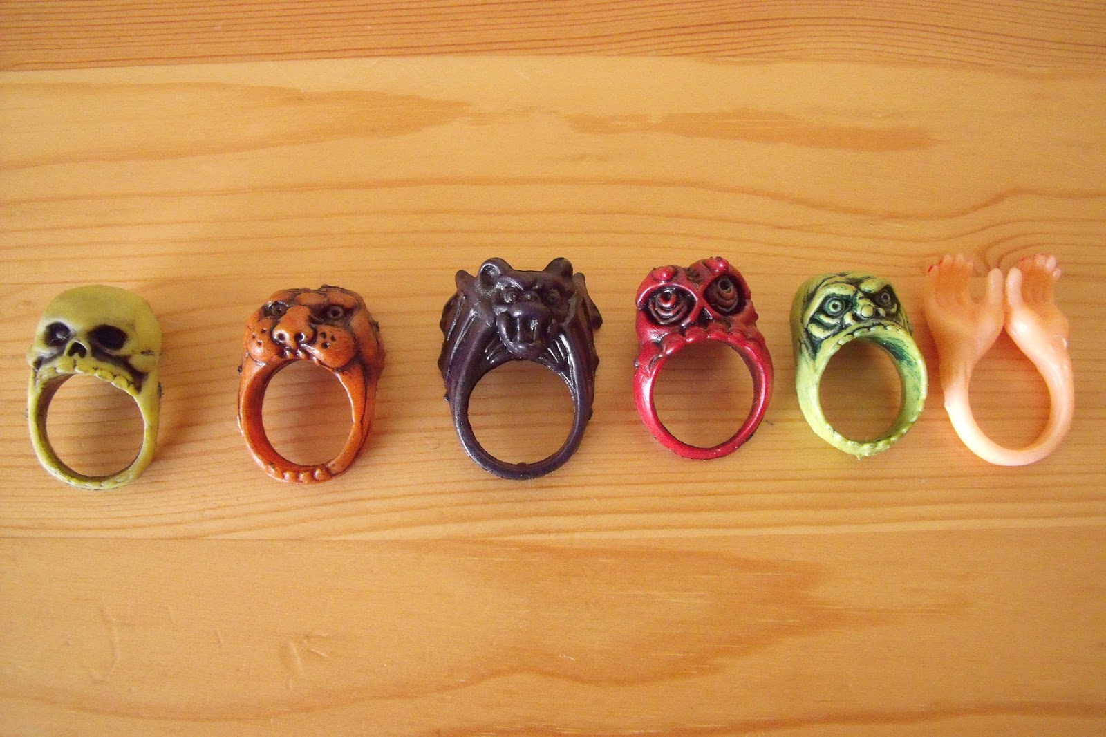 THE COBWEBBED ROOM: 'Monster Rings'