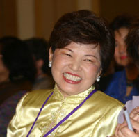 JELAPANG: NG YEN YEN, JUNIE EWE & KONTRAK KEMENTERIAN PELANCONGAN