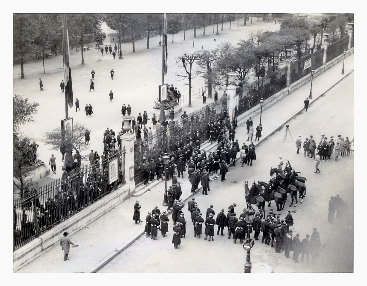 14 Amazing Found Snapshots of Paris in the 1920s ~ Vintage Everyday