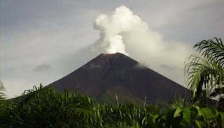 magic world around: 10 Most Dangerous Active Volcanoes Around The World