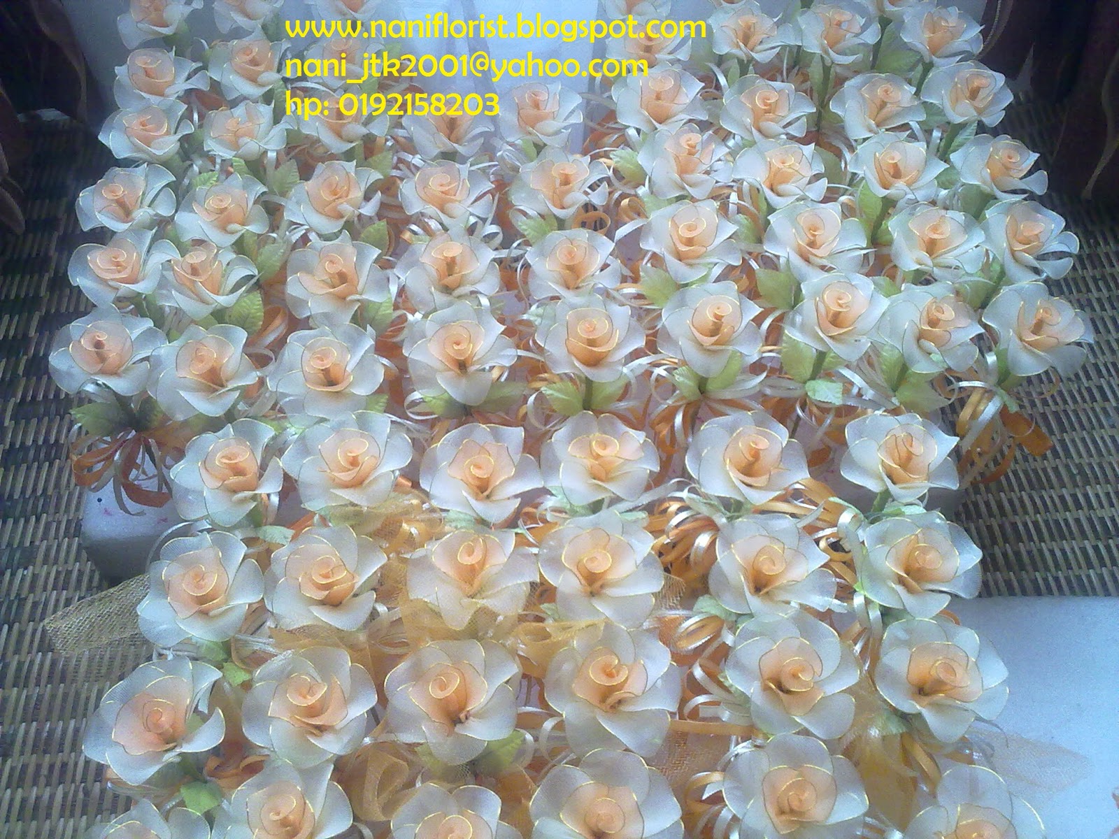 Nani Florist: BUNGA PAHAR STOKIN OREN PUTIH.. tempahan dari NADIAH