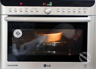 dailydelicious thai: Happy Cooking with LG SolarDom: Caramel Pecan ...