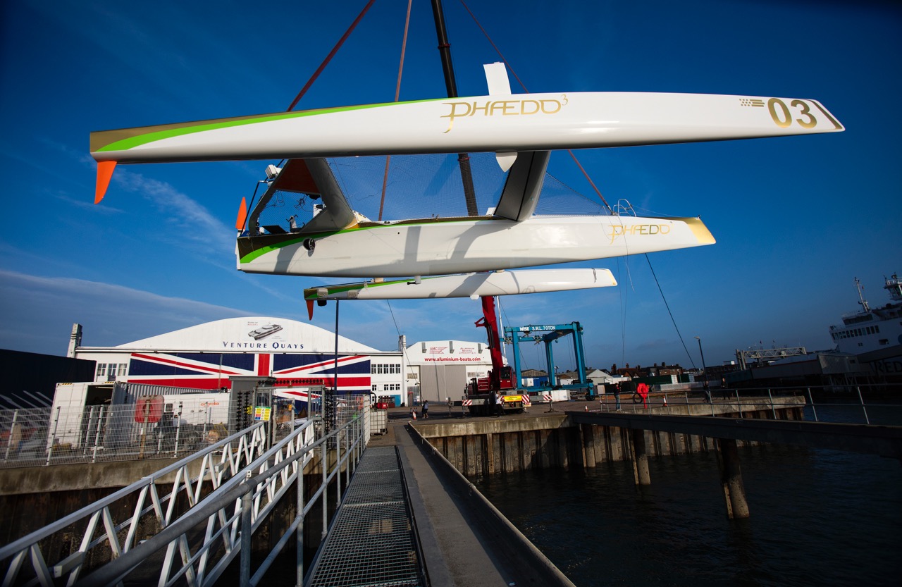 Images / Le MOD70 Phaedo remis à l'eau, nouvelle déco pour 2016, place ...