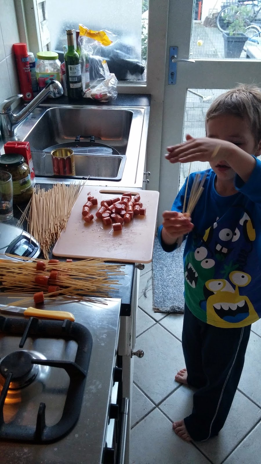 Renske Creatief: Koken met kinderen recept: Spagetti met knakworst