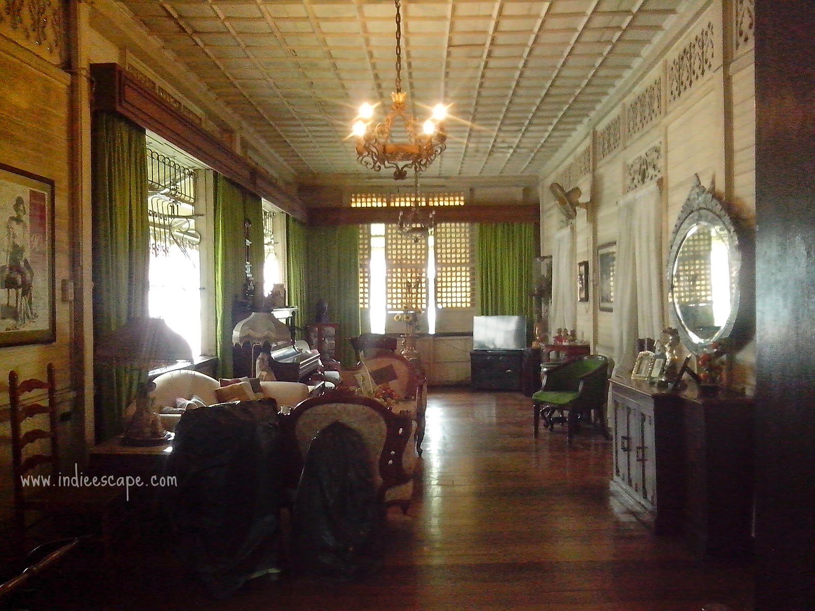A Photowalk Back in Time | Santa Ana Heritage Tour - Part 2 | Indie Escape