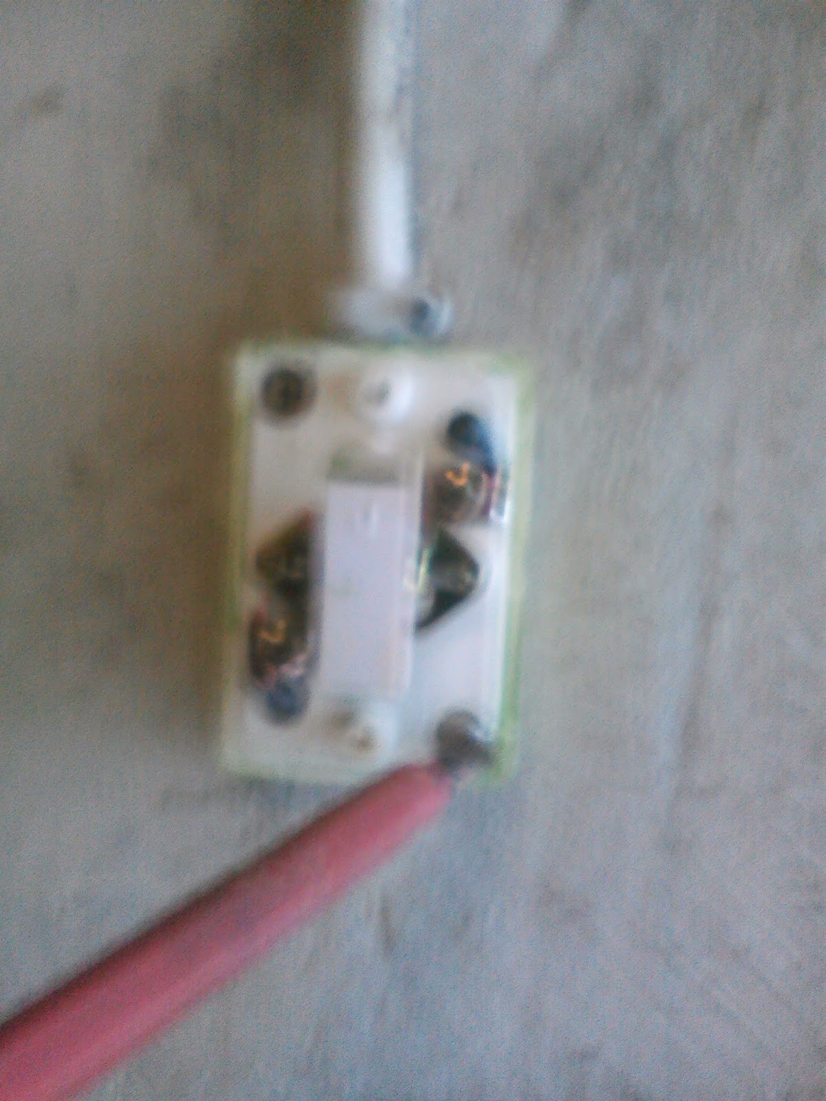 cara pemasangan saklar pada dinding beton/tembok.