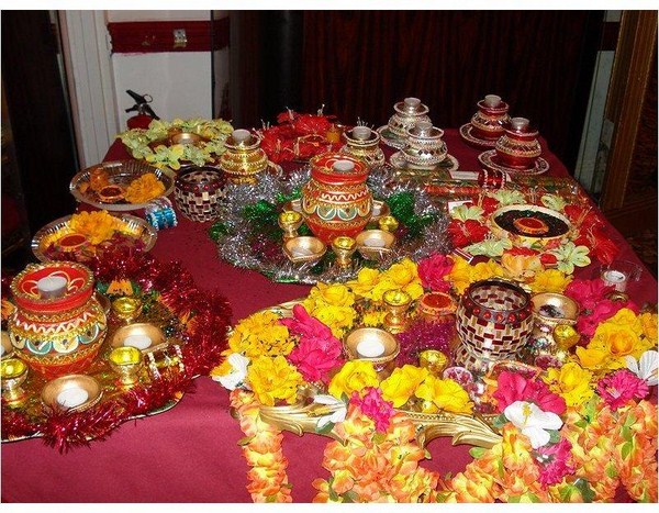 MEHANDI DESIGNS WORLD: Indian Mehndi-Function-Decoration-Ideas-At-Home ...