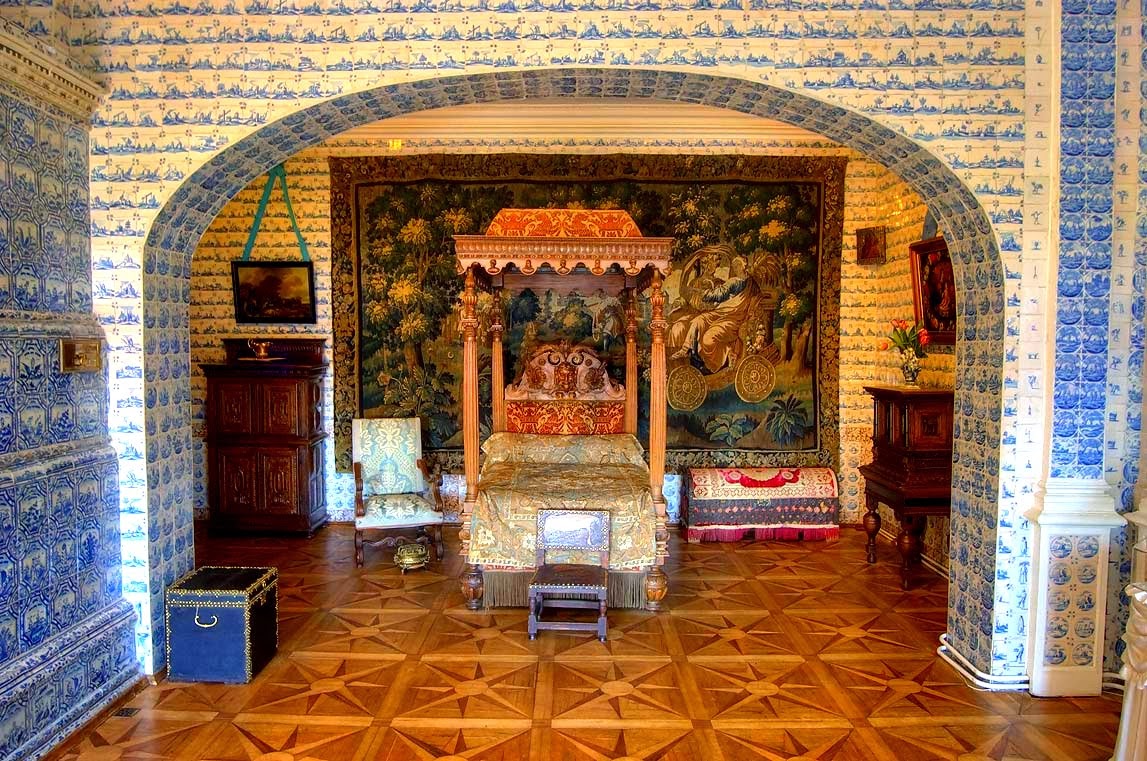 loveisspeed.......: The Menshikov Palace is a Petrine Baroque edifice ...