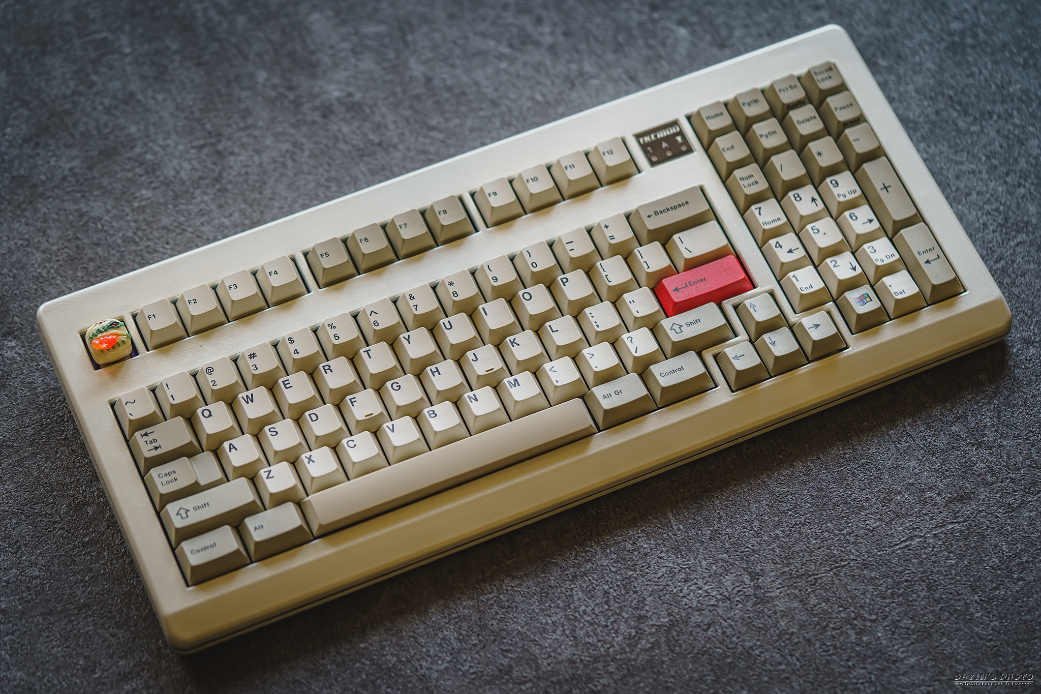 GMK Classic Retro on TKC1800 | MyLifeForEver