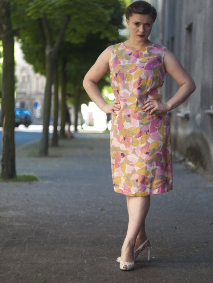 Elegancka sukienka z lat 50/60 - Endless Retro