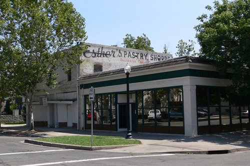 Esther Bakery ~ Oak Park-est.1887
