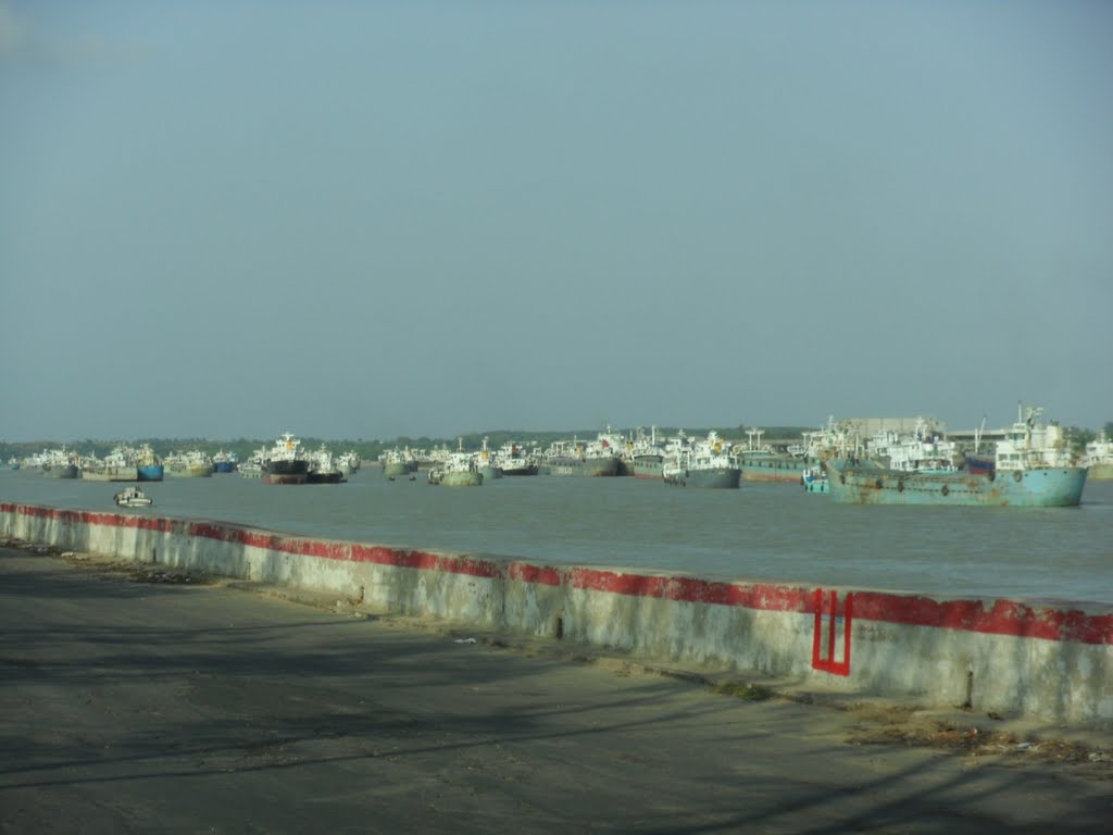 AMAZING BANGLADESH: CHITTAGANG PORT