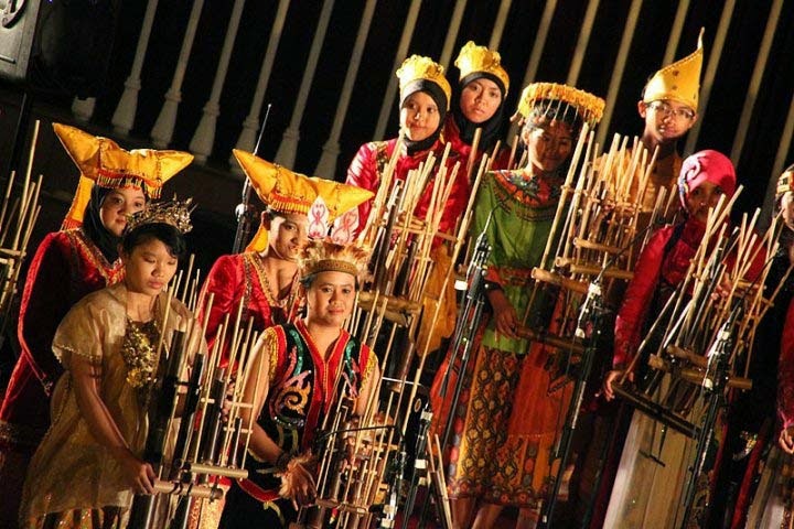 Kumpulan Judul Lagu Daerah Indonesia Lengkap - MusikPopuler.com