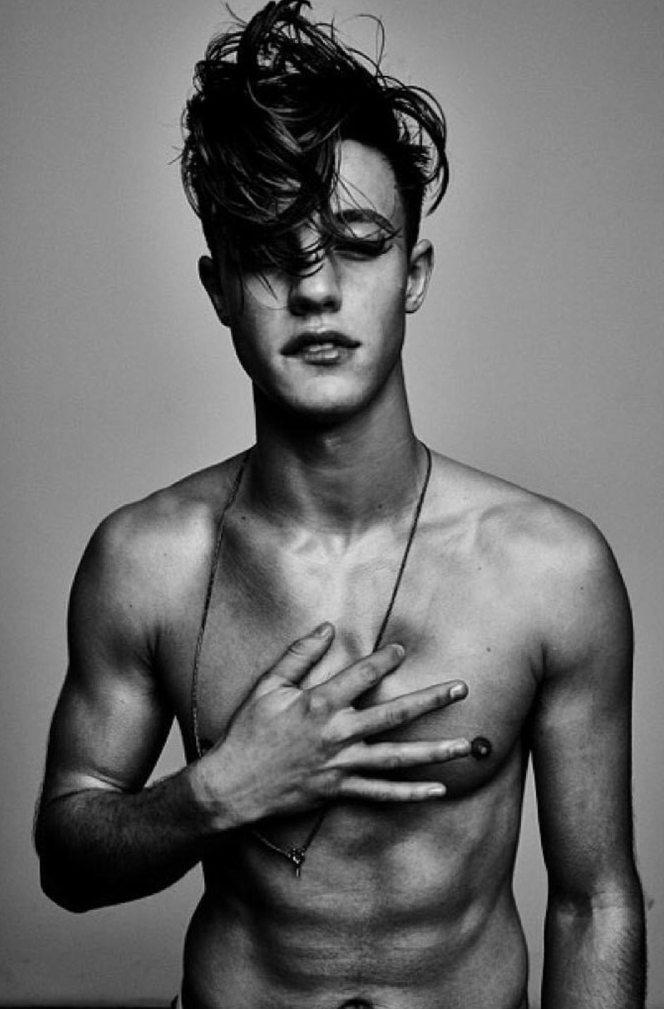 WE LOVE HOT GUYS: Cameron Dallas, shirtless 2017 b/w