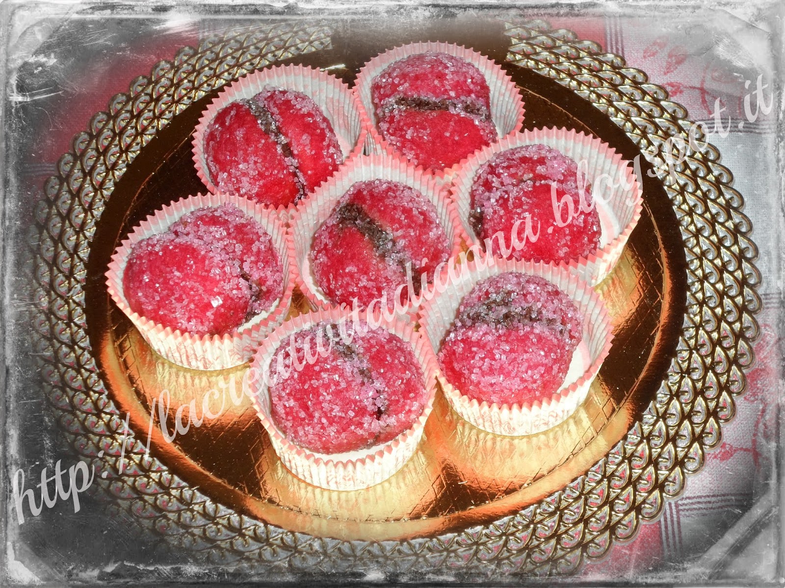 La Creatività di Anna!!!: Piccole Pesche all'alchermes con cioccolato ...