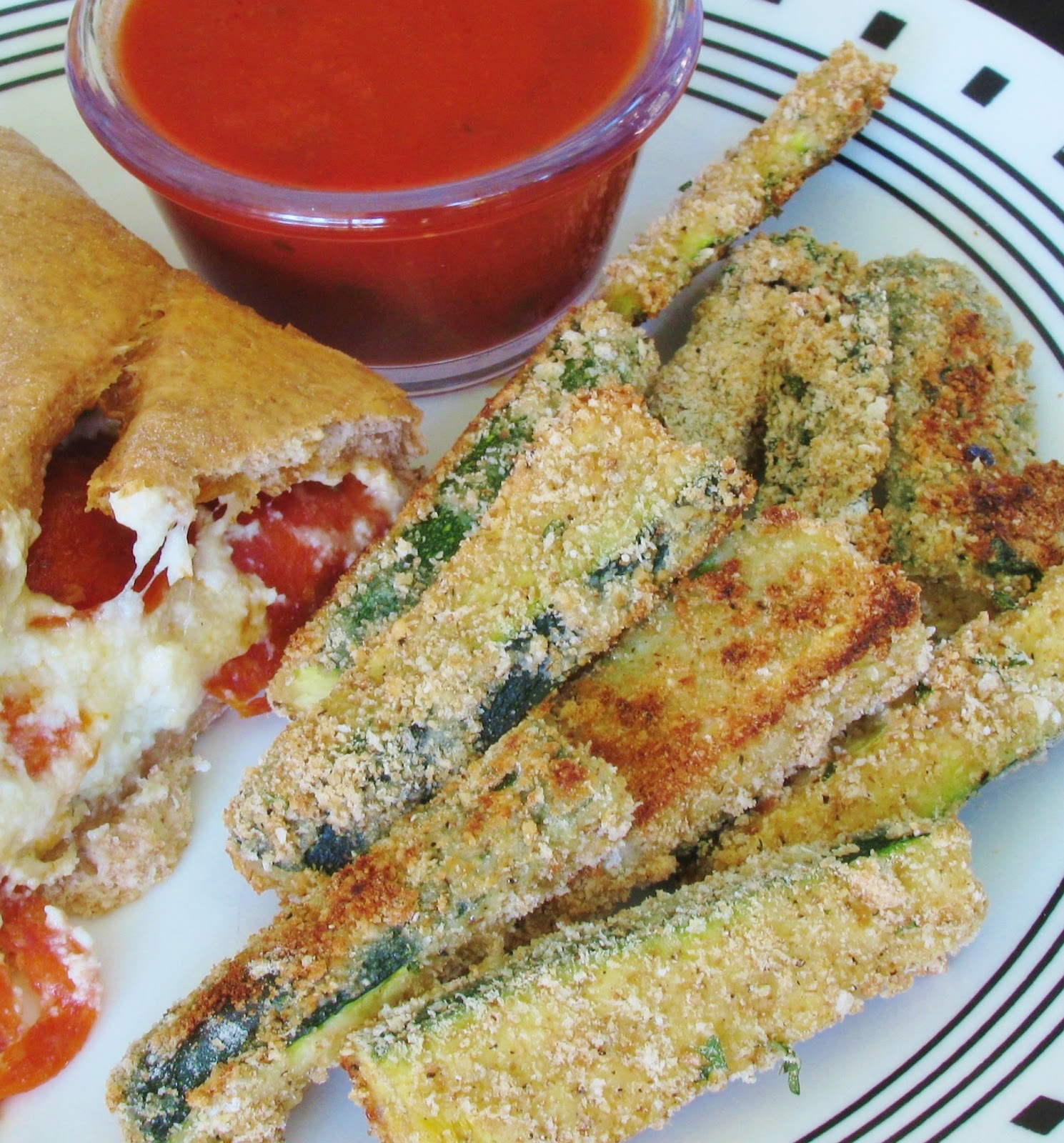Saucy Jocey's Kitchen: Baked Zucchini Fries