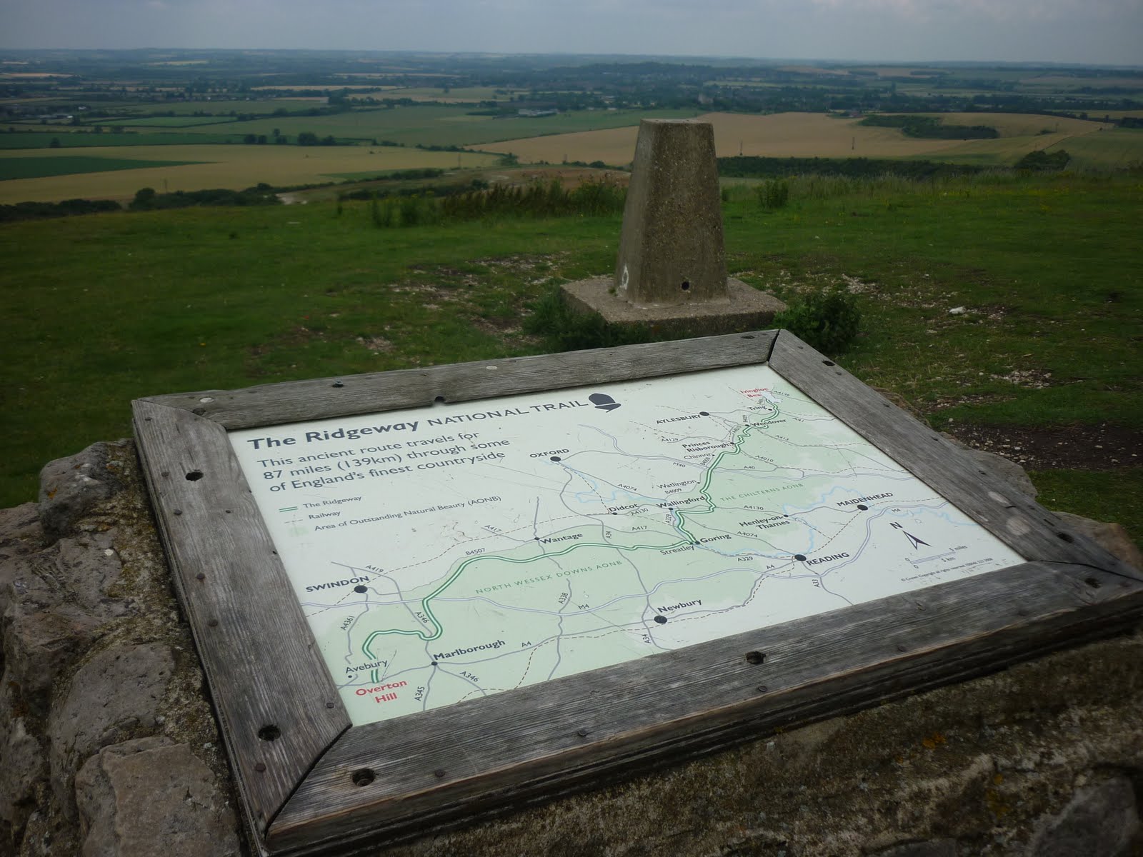 stile guru: random rambles of a weekend walker: Walk 11: Ivinghoe Beacon