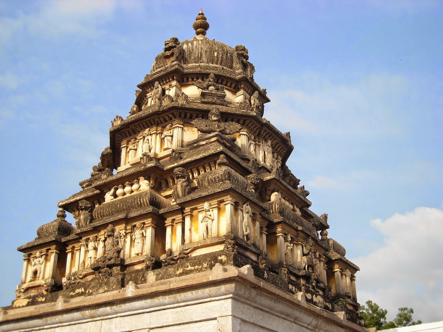 Raghu's column!: Ancient Sitaram Bagh Temple, and its overwhelming ...