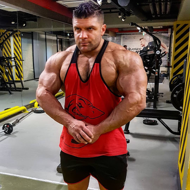 Muscle Lover: Turkish IFBB Elite Pro bodybuilder Firat Ürün