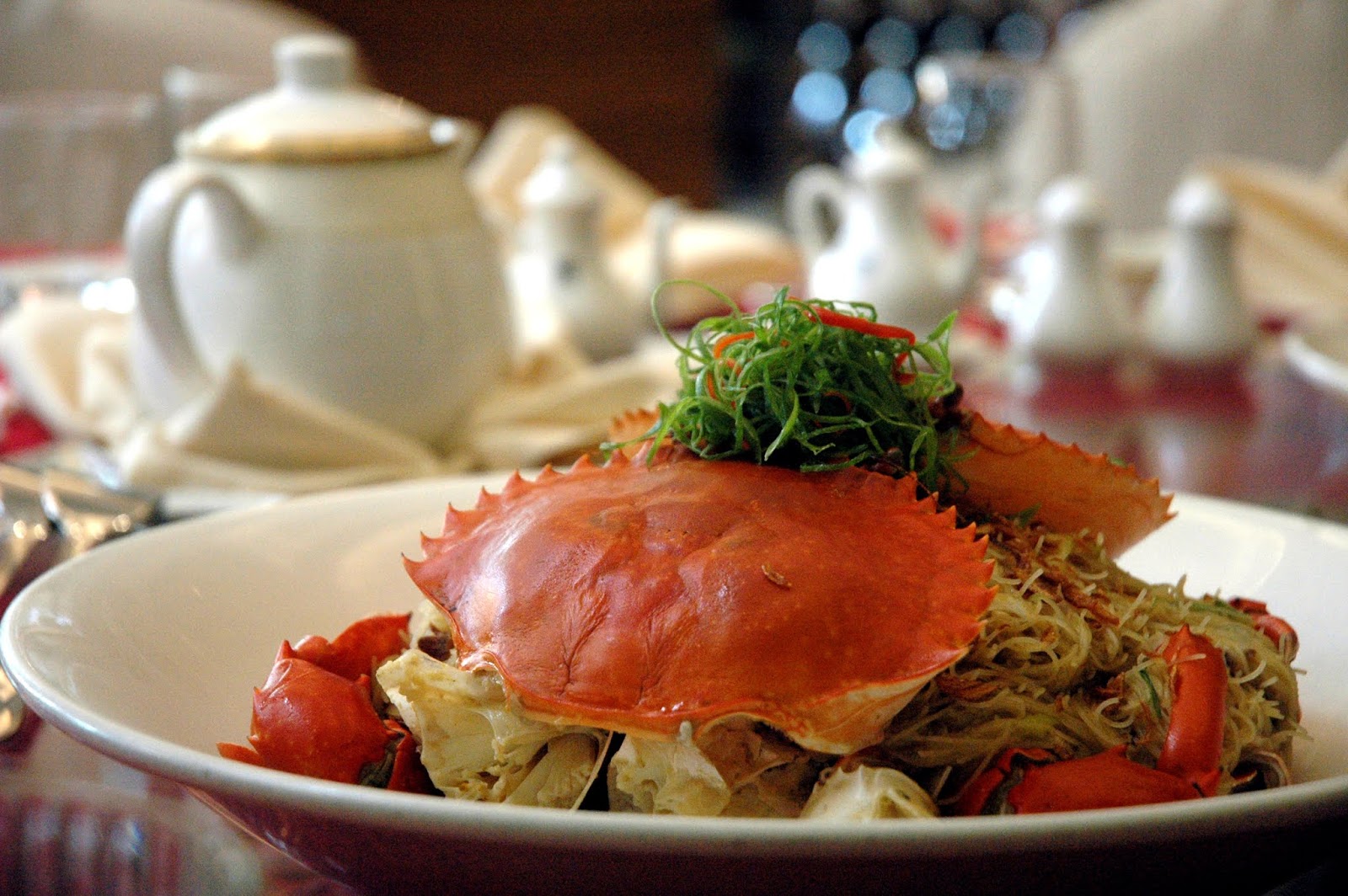 DUDE FOR FOOD: A Chinese Lauriat at Diamond Hotel's Corniche