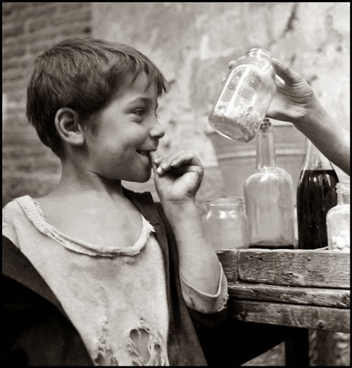 As time goes by: Napoli 1948 by David Seymour