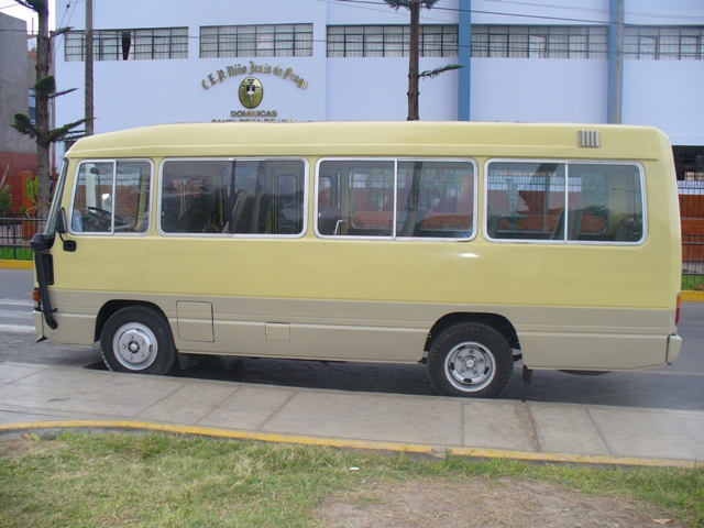 TRANSPORTE TURISTICO PERU URBAN S.A.C: TOYOTA COASTER 24 PASAJEROS