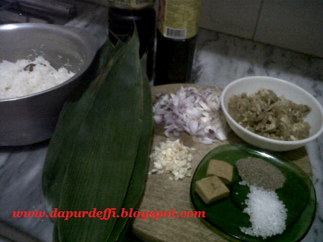 Deffi's Kitchen: Bacang Beras Isi Ayam