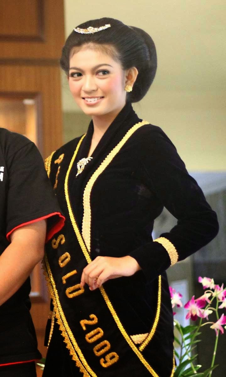 Foto Selvi Ananda Putri, Calon Istri Gibran Rakabuming | LIAT AJA