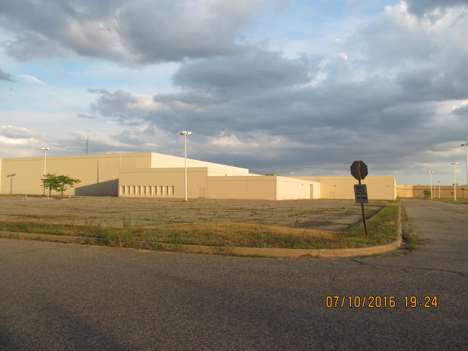 Trip to the Mall: Summit Place Mall- [Waterford Township (Pontiac ...