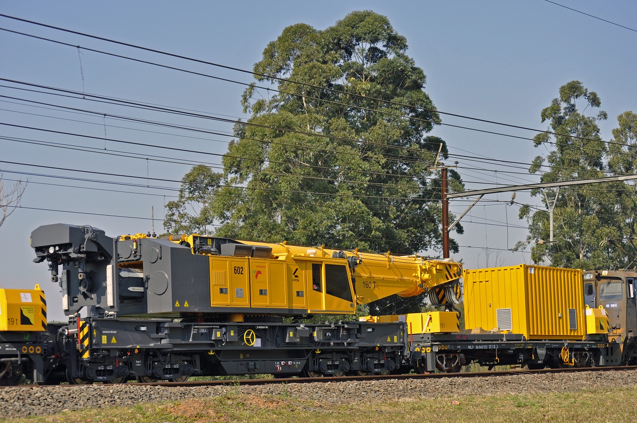 SAR CONNECTA: Transnet Breakdown Cranes No. 601 & No. 602 (20th June 2012).