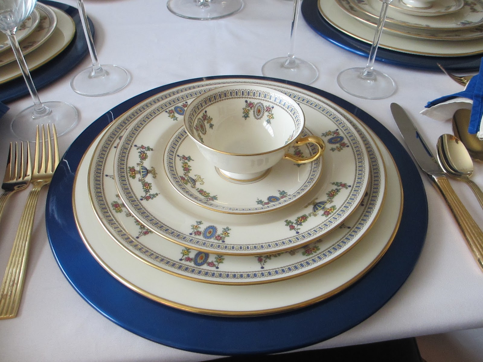 The Welcomed Guest: Lenox "The Colonial" Tablescape