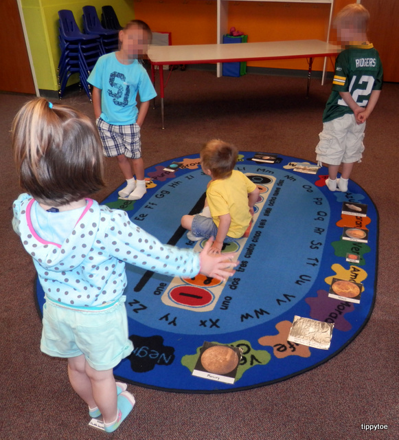 Tippytoe Crafts: Giant Space Walk Game