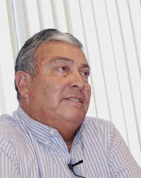 Temas y sucesos // Diálogos : DIALOGOS DE POLITICA