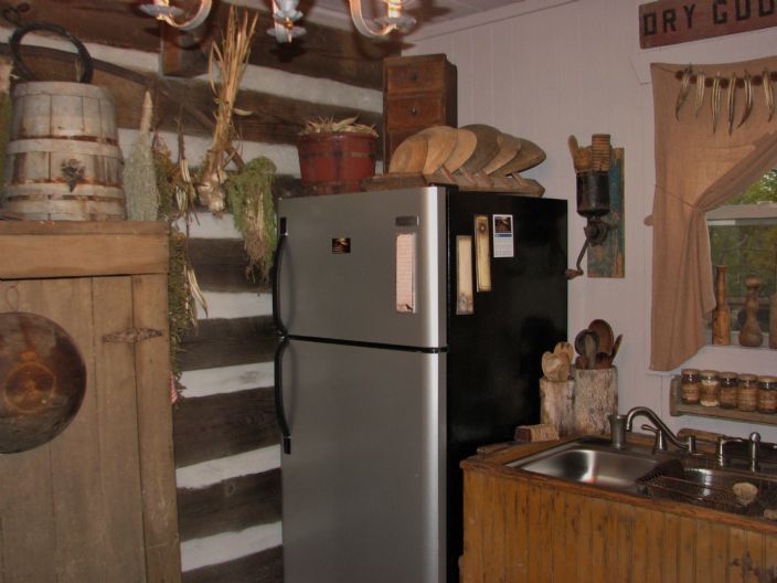 The Old Tattered Flag: A primitive homestead tour.....