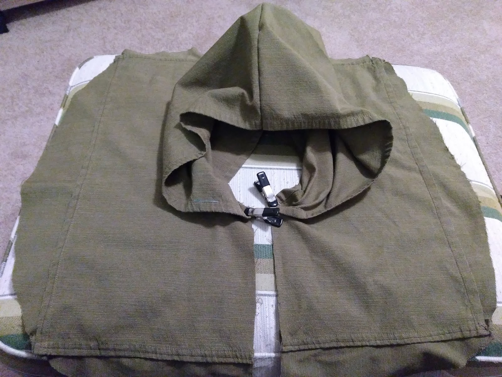 How to make a simple medieval hood from cloth napkins