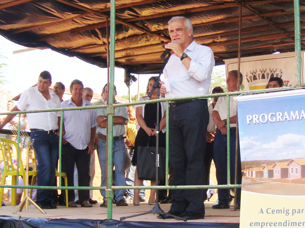Prefeitura Municipal de Poço Fundo: Famílias Realizam o Sonho da Casa ...