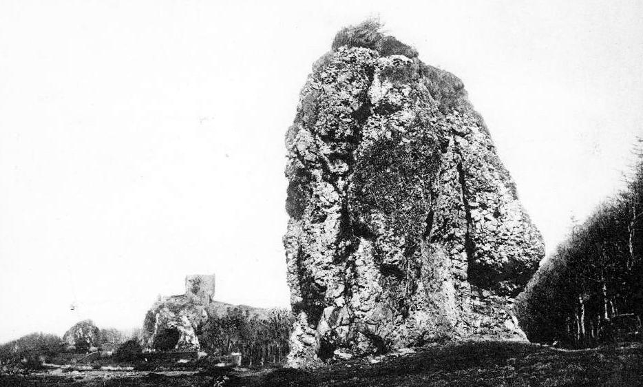 Tour Scotland: Old Photograph Dog Stone Scotland