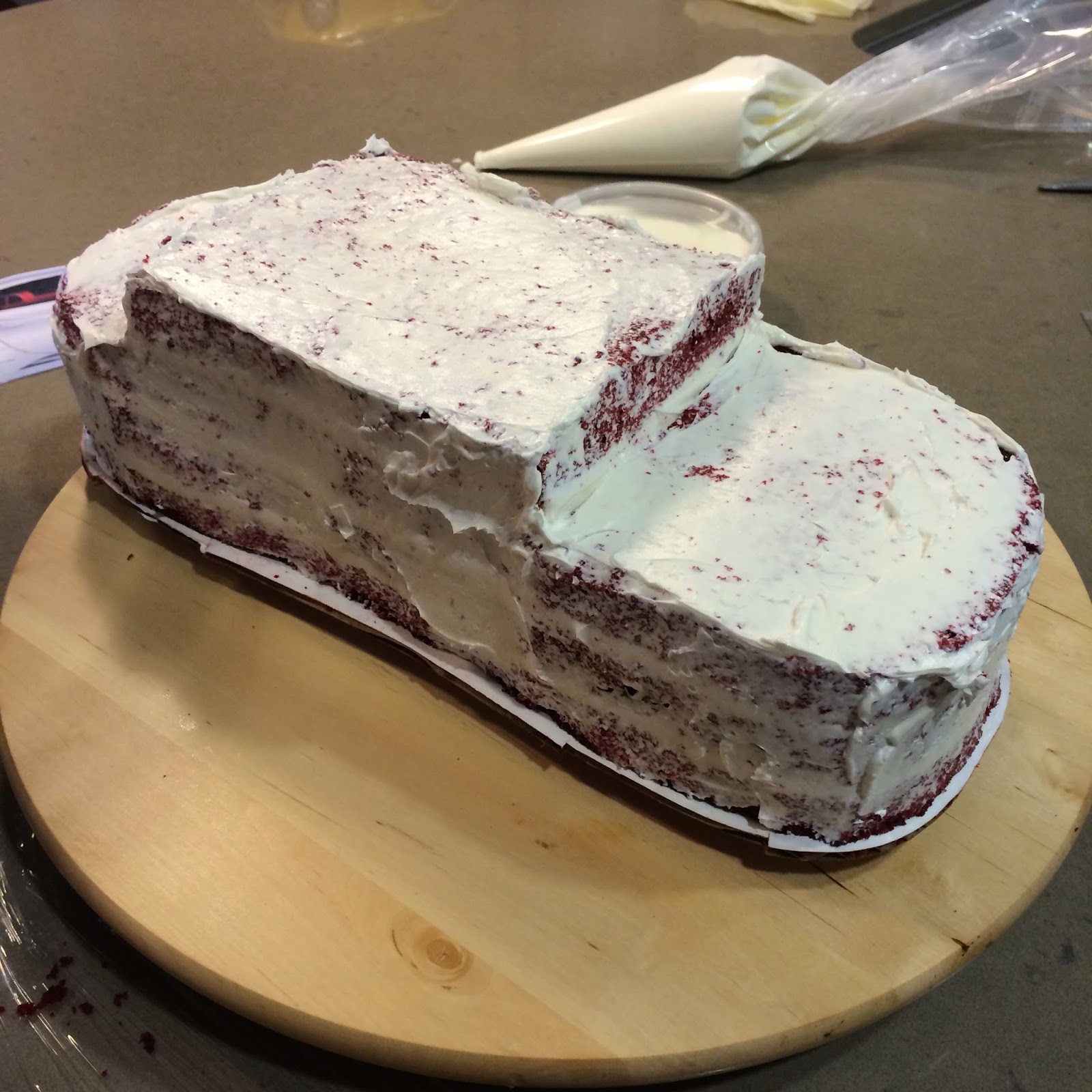 Delicious Arts Bakery: Ferrari California Cake Tutorial