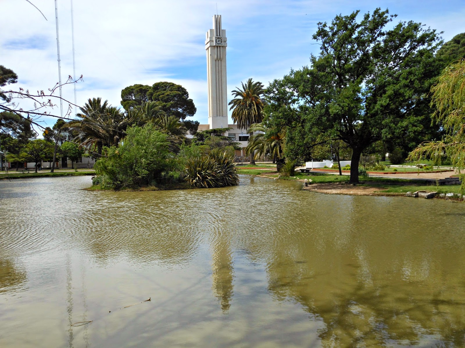 CAMINANDO LA PAMPA: La ciudad de Tornquist, Buenos Aires, Argentina