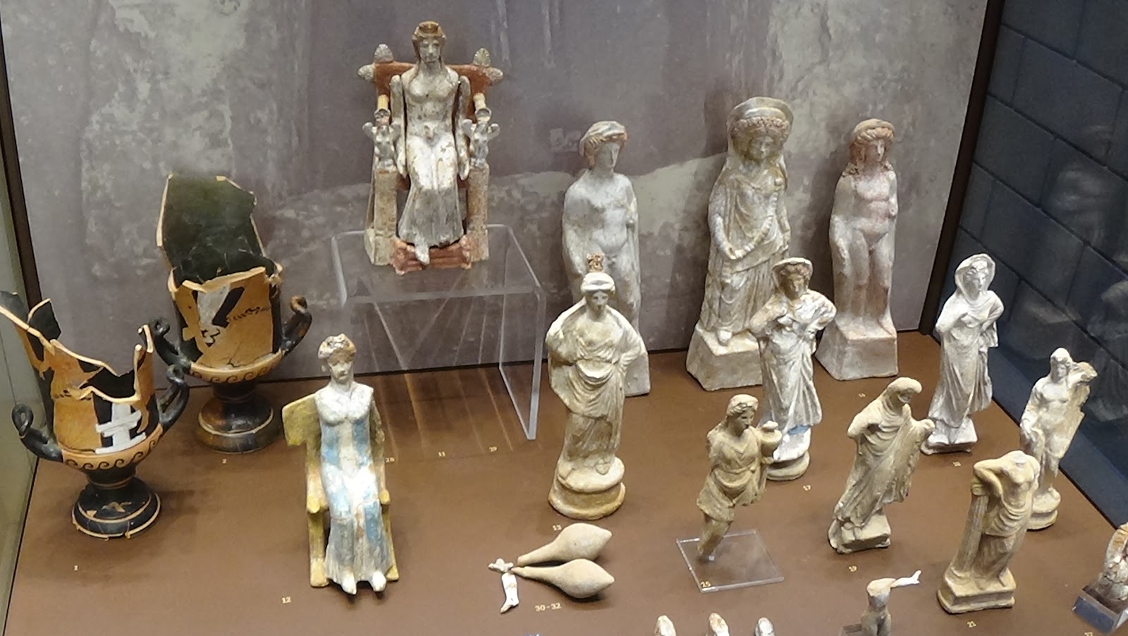 atheofobos2: ΜΙΑ ΗΜΕΡΗΣΙΑ ΕΚΔΡΟΜΗ ΜΕ ΕΚΠΛΗΞΕΙΣ- ΤΟ ΜΟΥΣΕΙΟ ΘΗΒΩΝ, ΤΟΝ ...